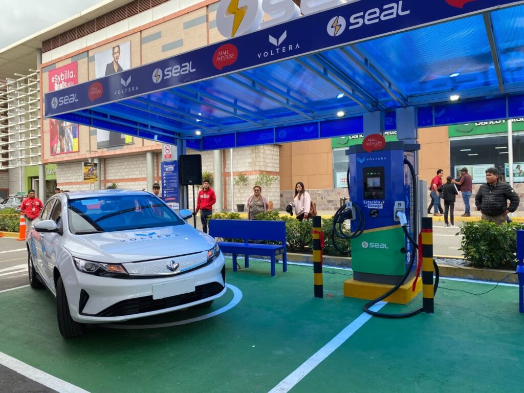 Inauguran zona de carga para vehículos eléctricos en Arequipa, alianza ...
