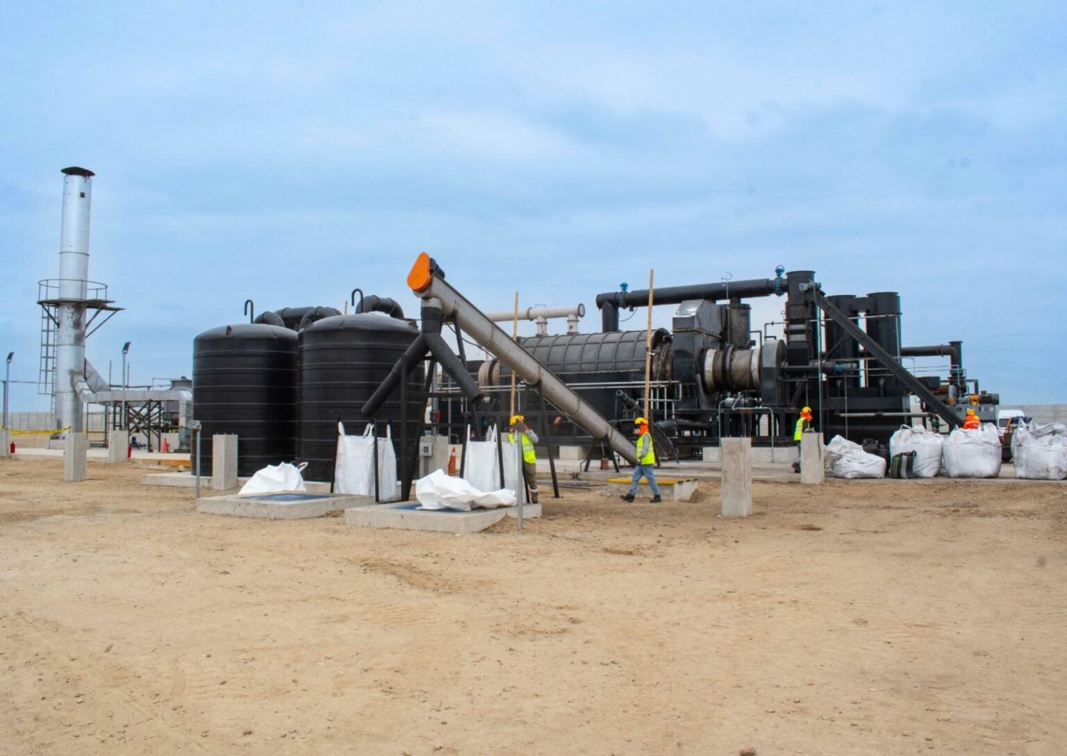 Inauguran planta de biocarbono en Piura para impulsar una agricultura ...